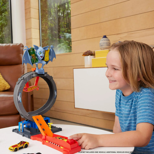 Hot Wheels City Bat Loop Attack Playset Inspired by Netflix | Clicksy Uk