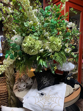 Custom Floral Arrangements | The Holiday Designs | United States