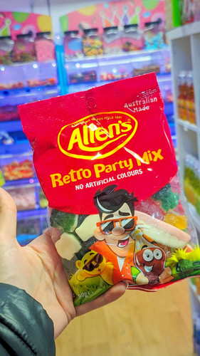 Allen's Retro Party Mix | thesweetiepeople