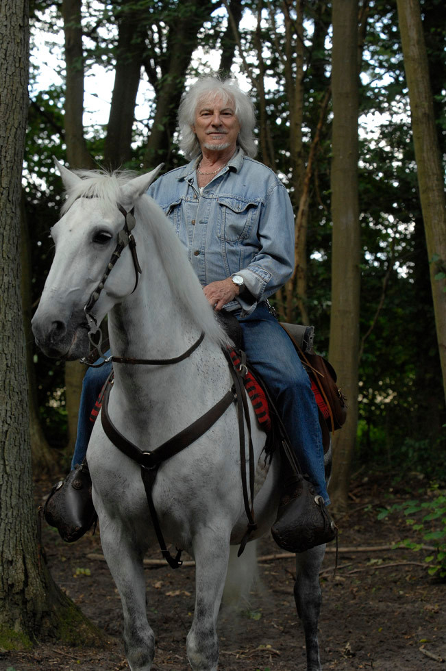 Tony Frank | Hugues AUFRAY, 4946