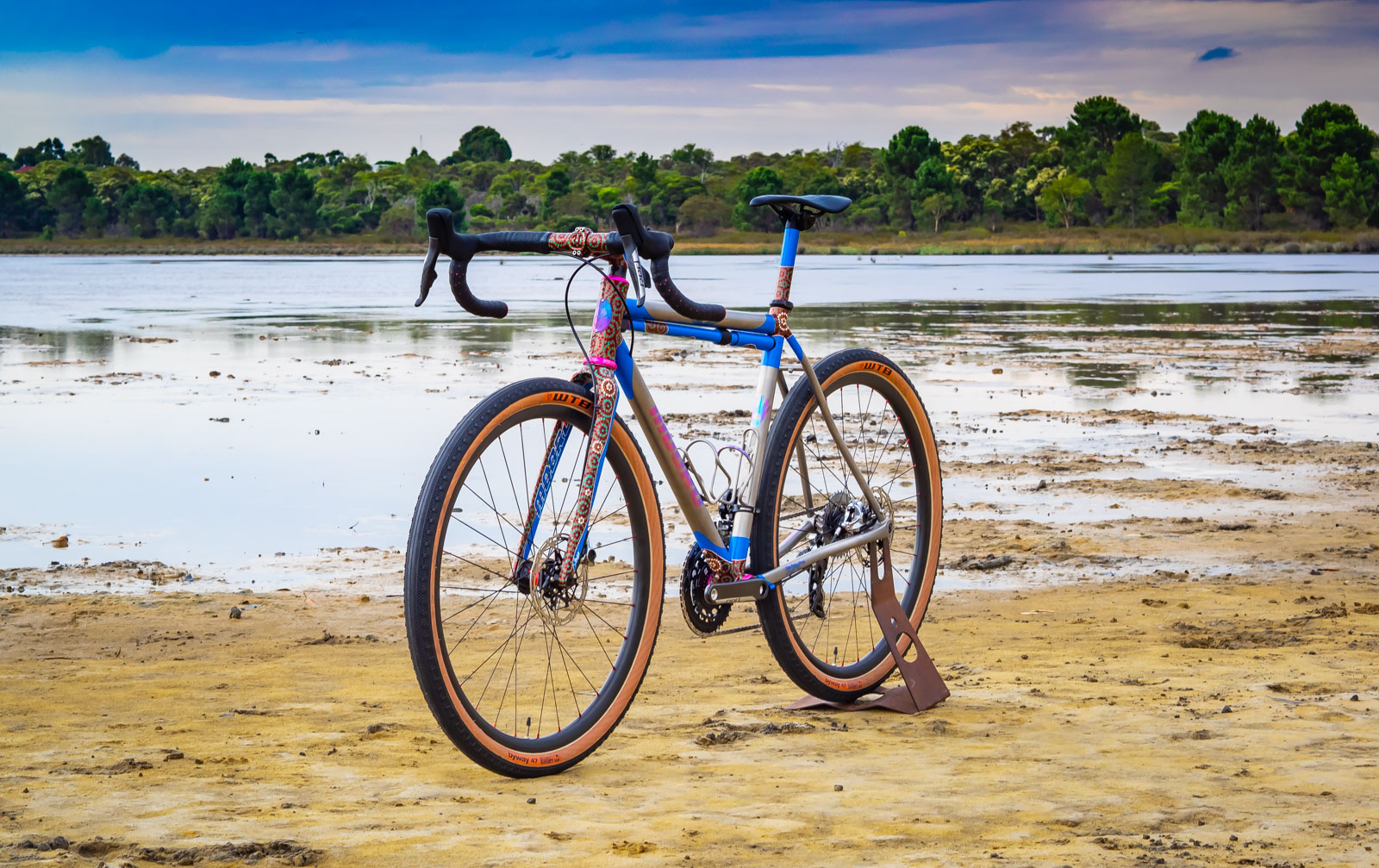 Mooro Cycles - Custom titanium bicycle frames handmade in Australia