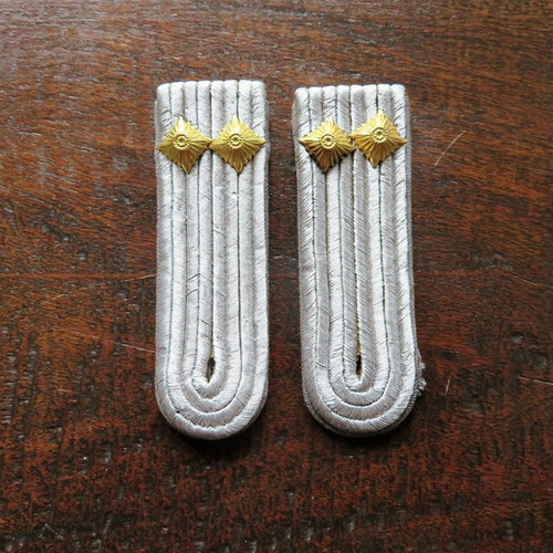 Various DDR Army Epaulet Lieutenant Infantry | Propagandaworld