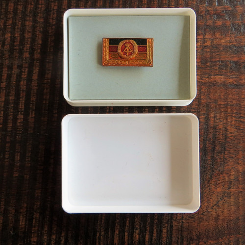 Pin DDR Coat Of Arms DDR | Propagandaworld