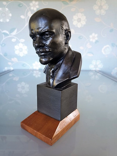 Bust Lenin With Signature 1961 | Propagandaworld