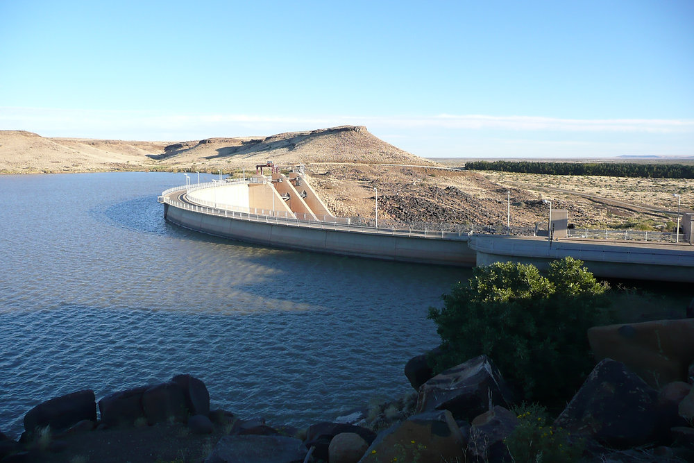 A Huge Dam and an Oasis in the Desert