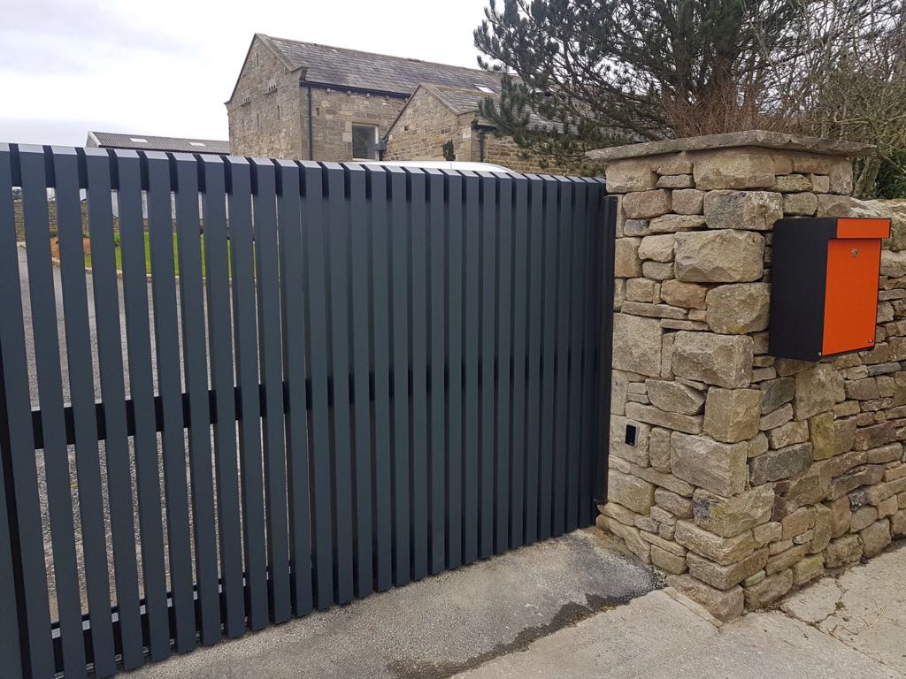 Sliding Gates | UK | Alumax UK | Automated | Electric | Manual