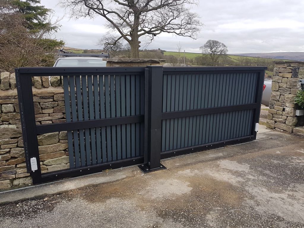 Sliding Gates | UK | Alumax UK | Automated | Electric | Manual
