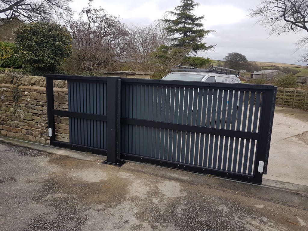 Sliding Gates | UK | Alumax UK | Automated | Electric | Manual