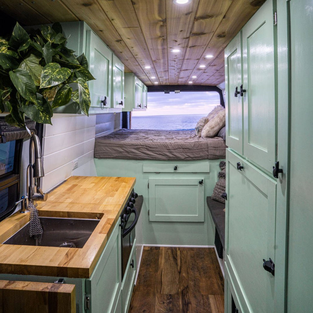 Awesome 2018 Promaster 3500 vanconversion | Stealth Four Seasons.