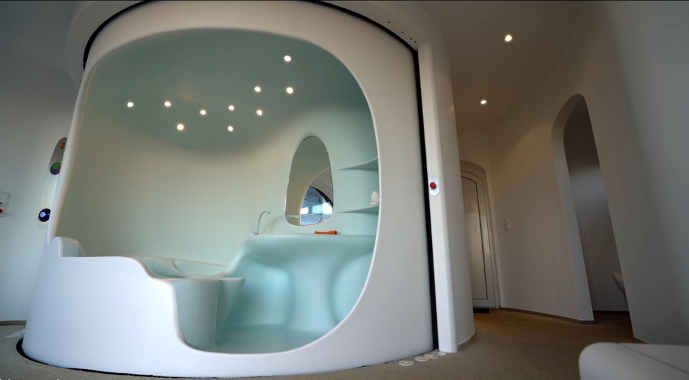 Tiny Home with rotating rooms 270 degrees: sleep-cook-bath.