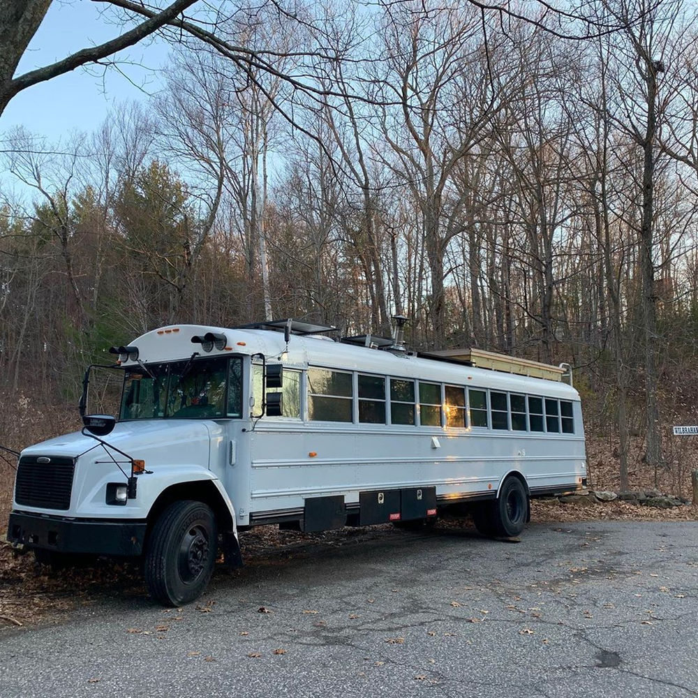 A True Apartment On Wheels - The Most Cleverly Designed School Bus ...