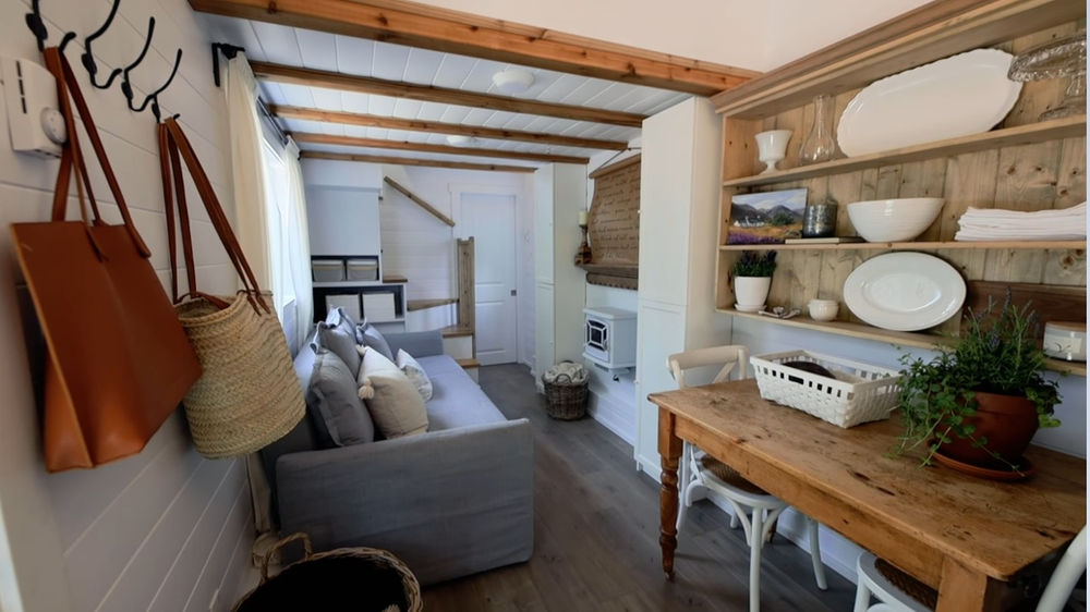 Fabulous Farmhouse-Style Tiny Home