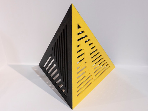 NIVESE - Pyramide jaune et noire - Authentic Nice Gallery - Nice 06