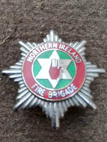 Northern Ireland Fire Brigade 1984 to 2006 Cap Badge | jsf-collectables