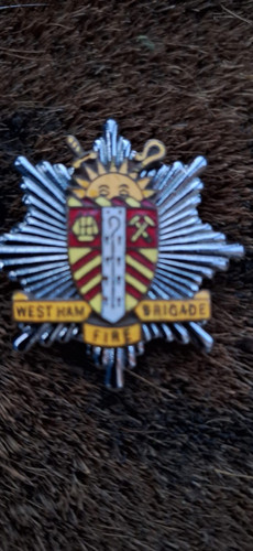 West Ham Fire Brigade 1948 To 1965 Cap Badge | jsf-collectables