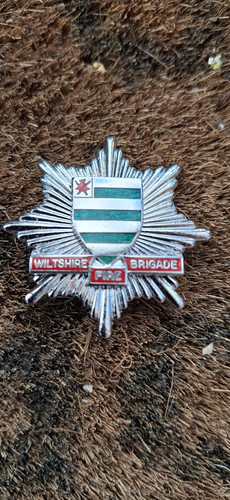 Wiltshire Fire Brigade 1948 To 2004 Cap Badge | jsf-collectables