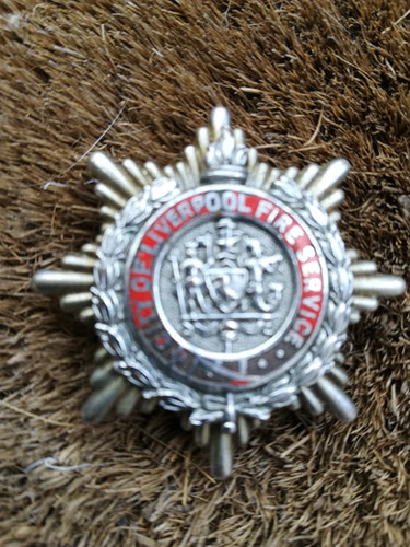 Liverpool City Fire Service 1948 To 1963 Cap Badge | jsf-collectables