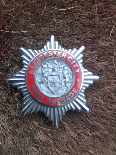Leicester City Fire Brigade 1948 To 1974 Chrome Shield Cap Badge | jsf ...