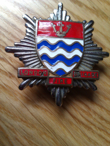 London Fire Brigade G.L.C Cap Badge 1965 to 1988 | jsf-collectables