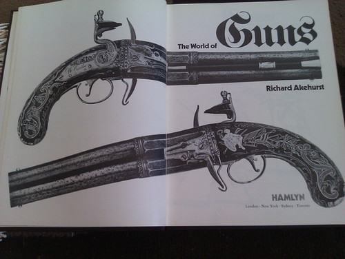 The World of Guns by Richard Akehurst 1972 Book | jsf-collectables