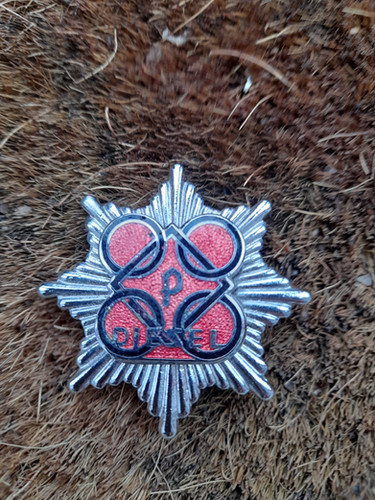 Perkins Diesel Factory Fire Brigade Red Enamel Cap Badge | jsf-collectables