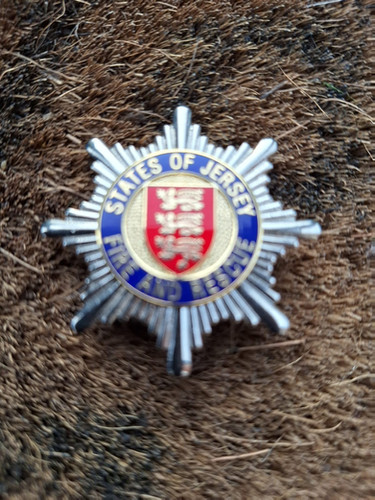 Jersey States Fire & Rescue Service 2006 Cap Badge | jsf-collectables