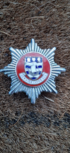 Lindsay County Fire Service 1948 To 1974 White Waves Cap Badge | jsf ...