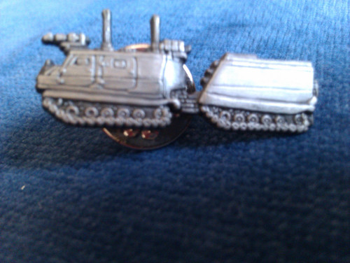 Tank Pin Badge | jsf-collectables
