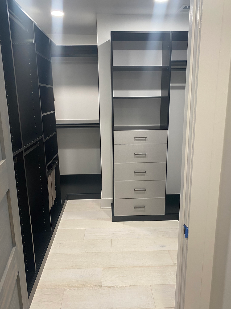 12 Closets of 🎄: Day 8 The Weird Closet Layout