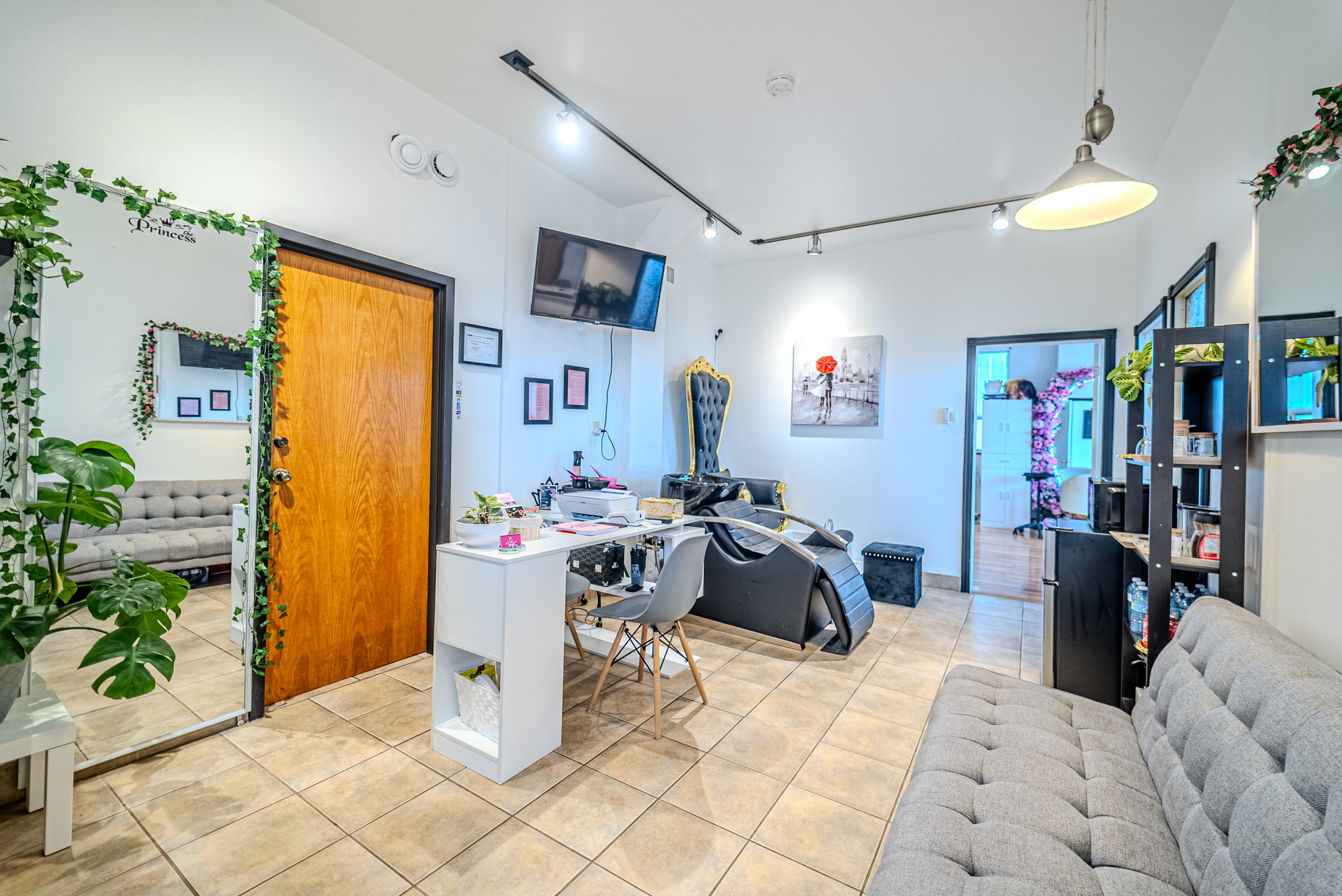 Lizz Lashes Studio - Beauty Spa in Toronto