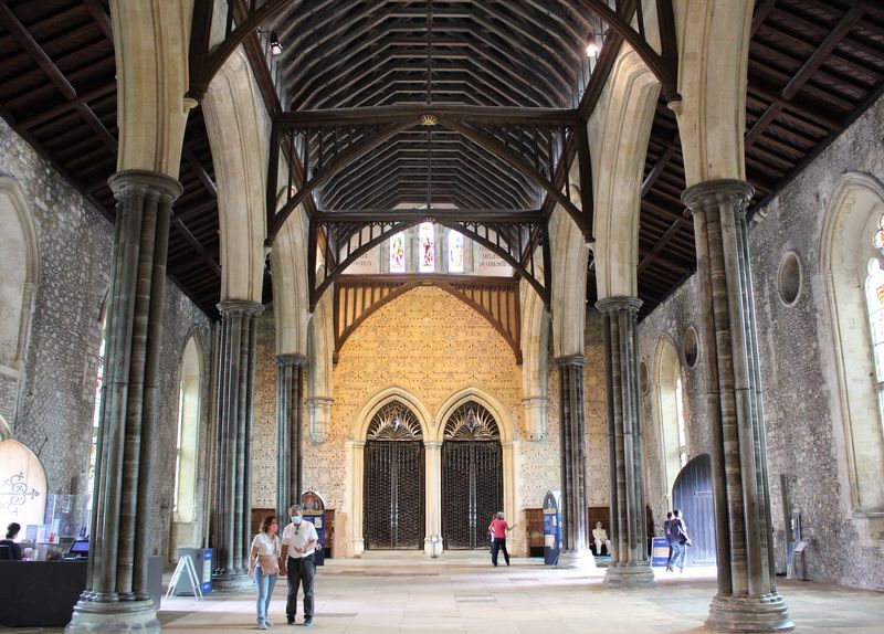 Visiting Winchester Castle and the Great Hall - the 13th Century Home ...