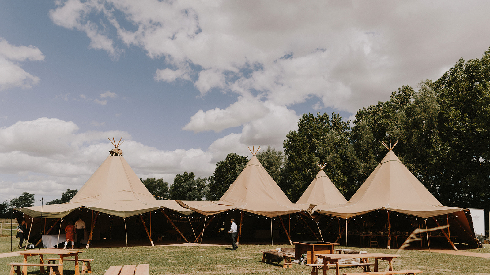 Tipi Farm Wedding | Horsley Hale Farm