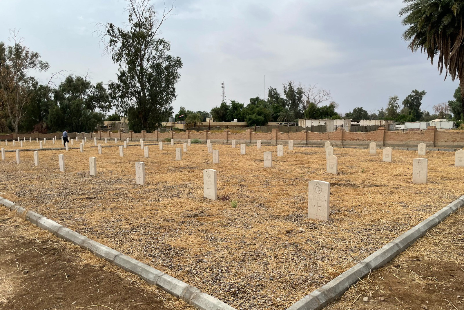 Habbaniya War Cemetery Photos - Plot 2