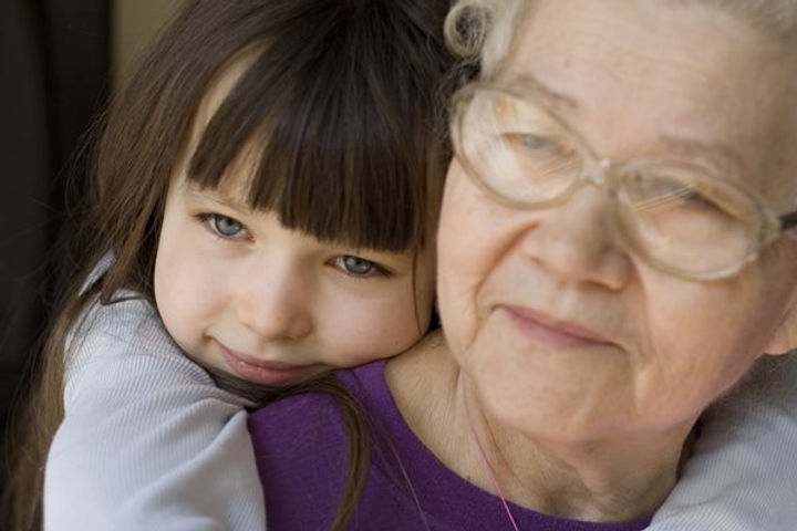 How to Talk to Children When a Grandparent Has Dementia