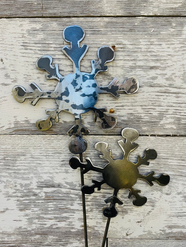 Set of Snowflake Stakes | Twisted Metals
