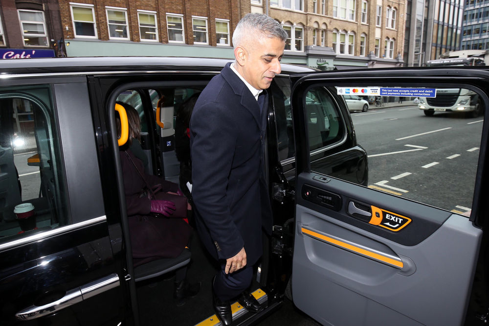 “GIVE US BACK OUR STREETS”: Angry black taxi drivers heckle London ...