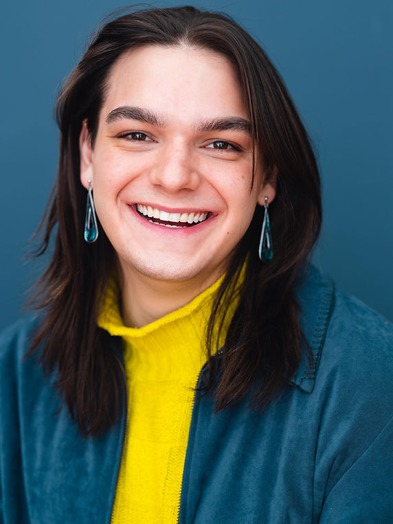 Headshot and Resume | Ollie Burrow