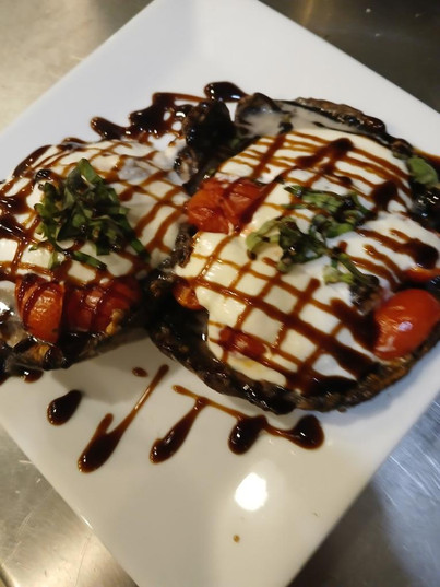 Groundwater Cafe | Local Market | 985 Chopmist Hill Road, Scituate, RI, USA