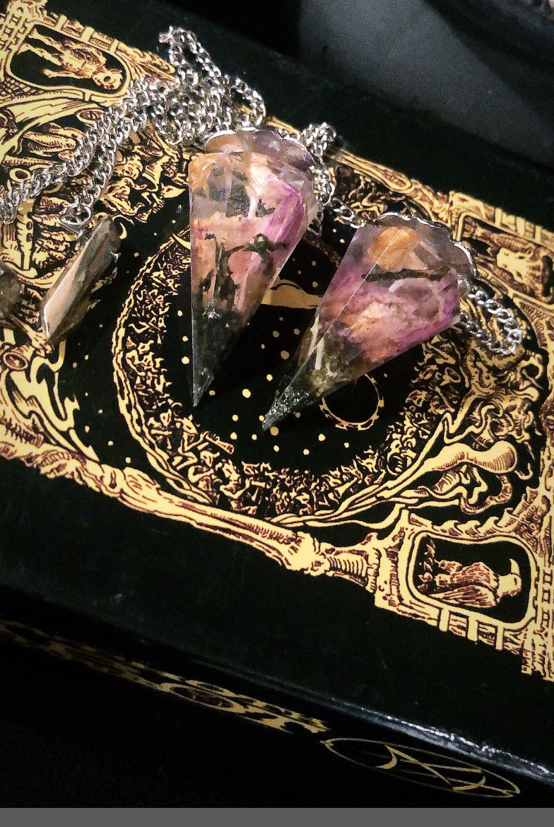 Foxglove Pendulum | ZsuZsu Craft