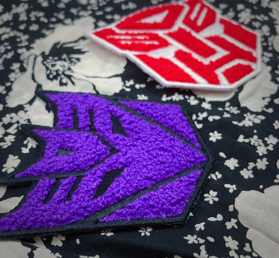 TF: Fuzzy Faction Patches | Snackbasket