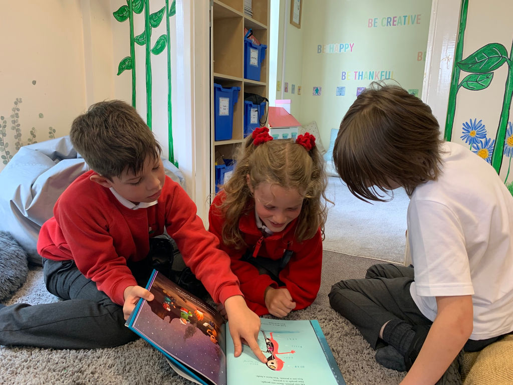 Home | Emmanuel Holcombe Primary School