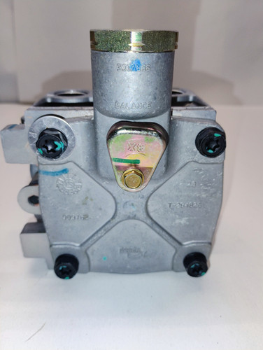 Bendix 909762 Spring Brake Valve For Dual Air Brake Systems | Parts And ...