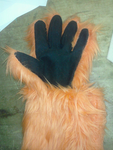 Mascot hands-Athletic | amazing-mascots