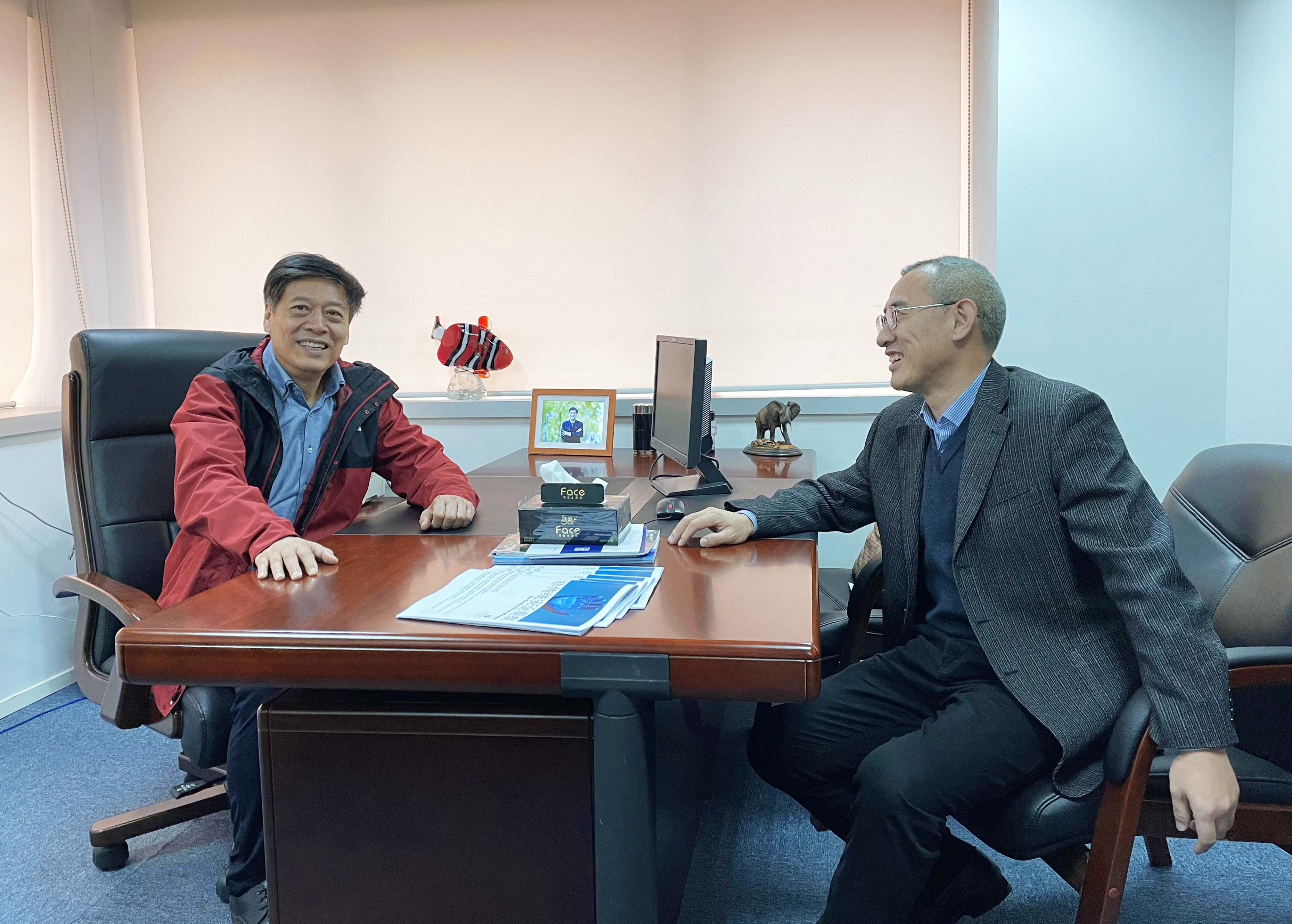 Professor Yu came personally to give guidance