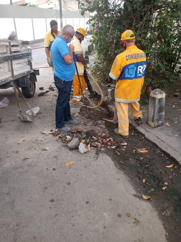 Prefeitura Realiza Limpeza De Bueiros Em Jardim Sulacap
