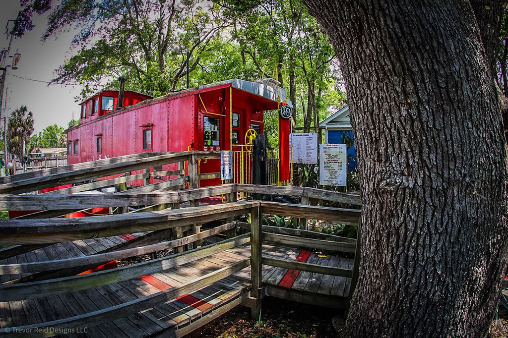 Downtown Ocean Springs, MS - Things To Do, Places To Eat.