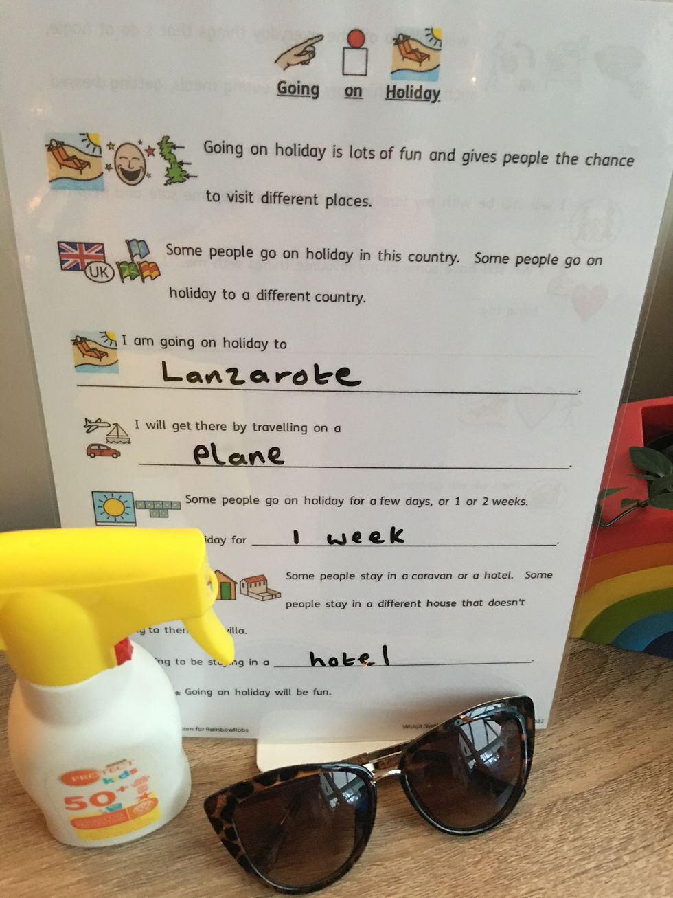 Going on holiday Social Story | Rainbow Robs