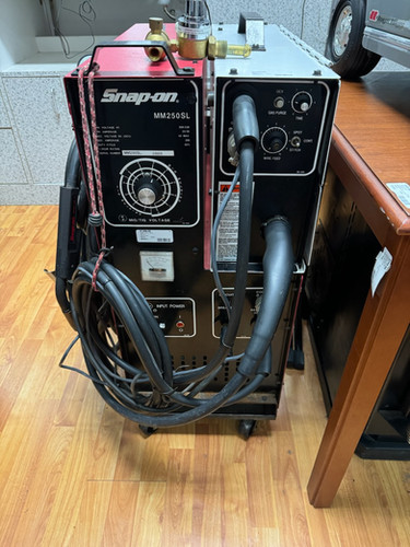 Snap On MM250SL Mig Welder | Lynchburg Pawn Shop