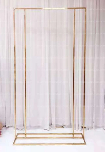 Golden Stand Background | Massiel Ideas