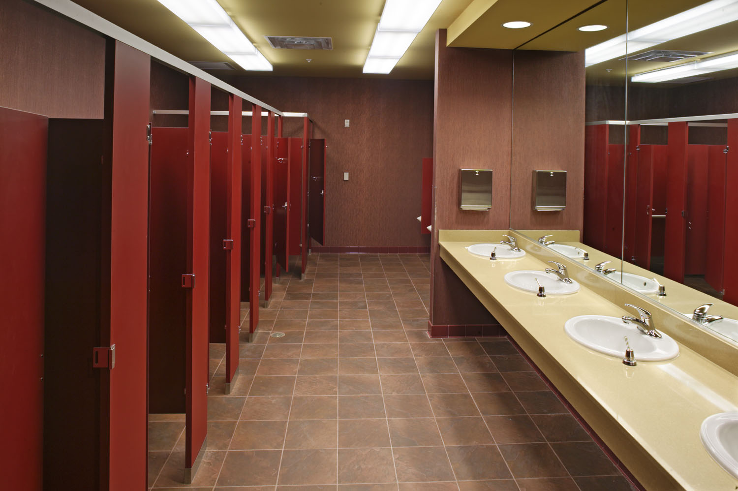 Hot Topic Distribution Center | abec-electric